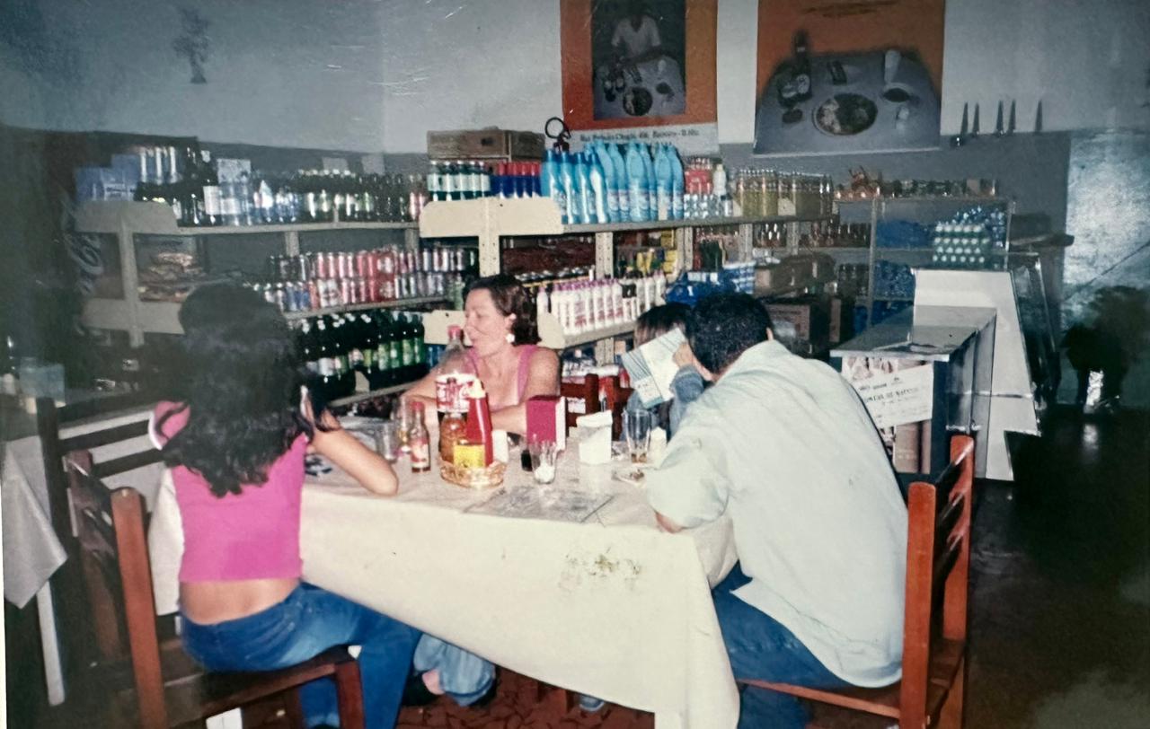 Conheça a história do Bar do Zezé, clássico do Barreiro - Colab